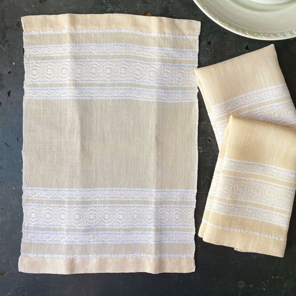 Vintage Rustic Style Pale Yellow Cloth Napkins with Decorative White S ...