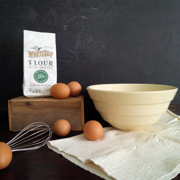 Vintage California Pottery Mixing Bowl - #12 Ringware Beehive Bowl – In ...