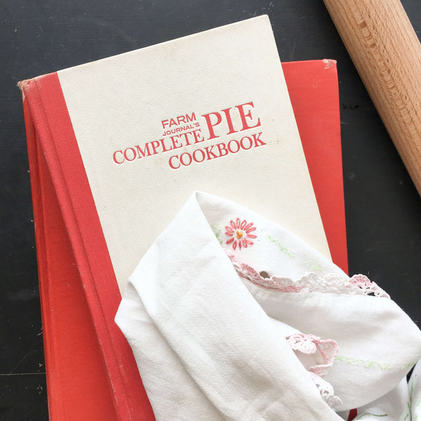 Farm Journal's Complete Pie Cookbook - 1965 Edition feauturing 700 Vin ...